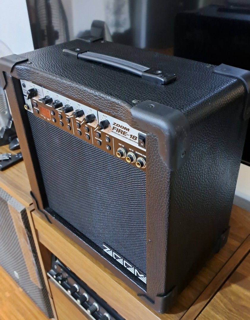 Zoom Fire-18 Guitar Modeling Amplifier, Hobbies & Toys, Music & Media ...