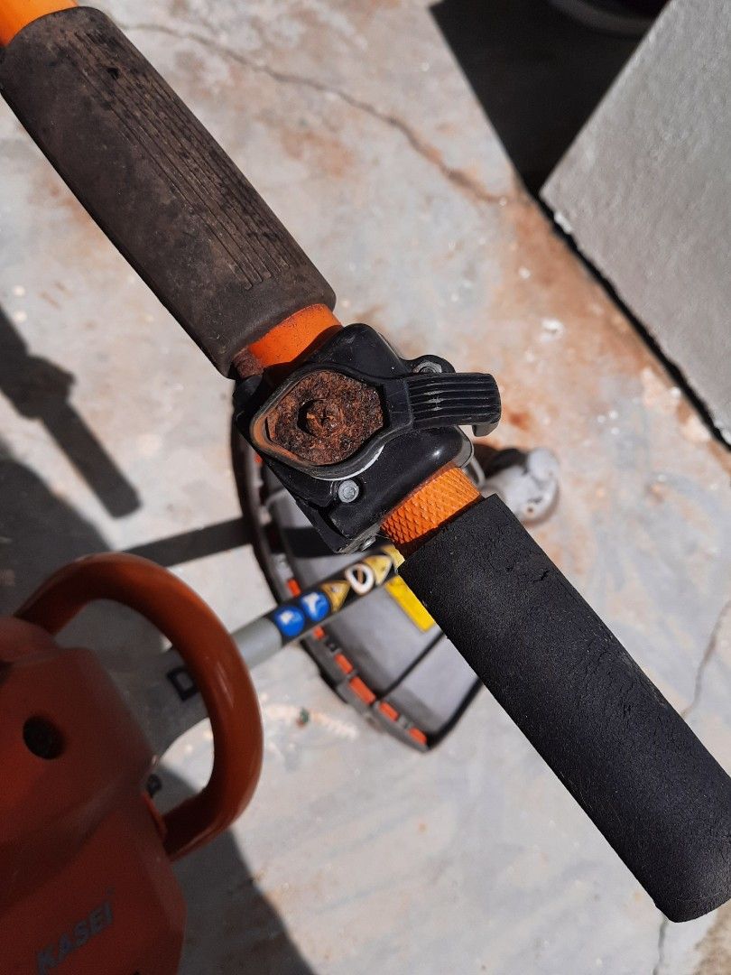 KASEI 2-wheel bush cutter, Furniture & Home Living, Gardening ...