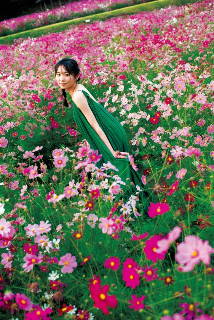 全新 日版 包郵 限定 Cover 送 限定照片 椿野優子 1st 寫真集 Photo Book Yuko Tsubakino, 興趣及遊戲, 書本 & 文具, 雜誌及其他 - Carousell