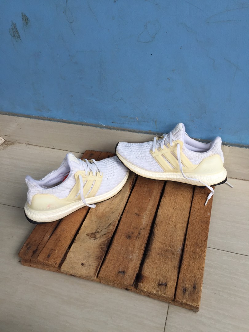 Adidas Ultraboost Original, Fesyen Pria, Sepatu , Sneakers di Carousell