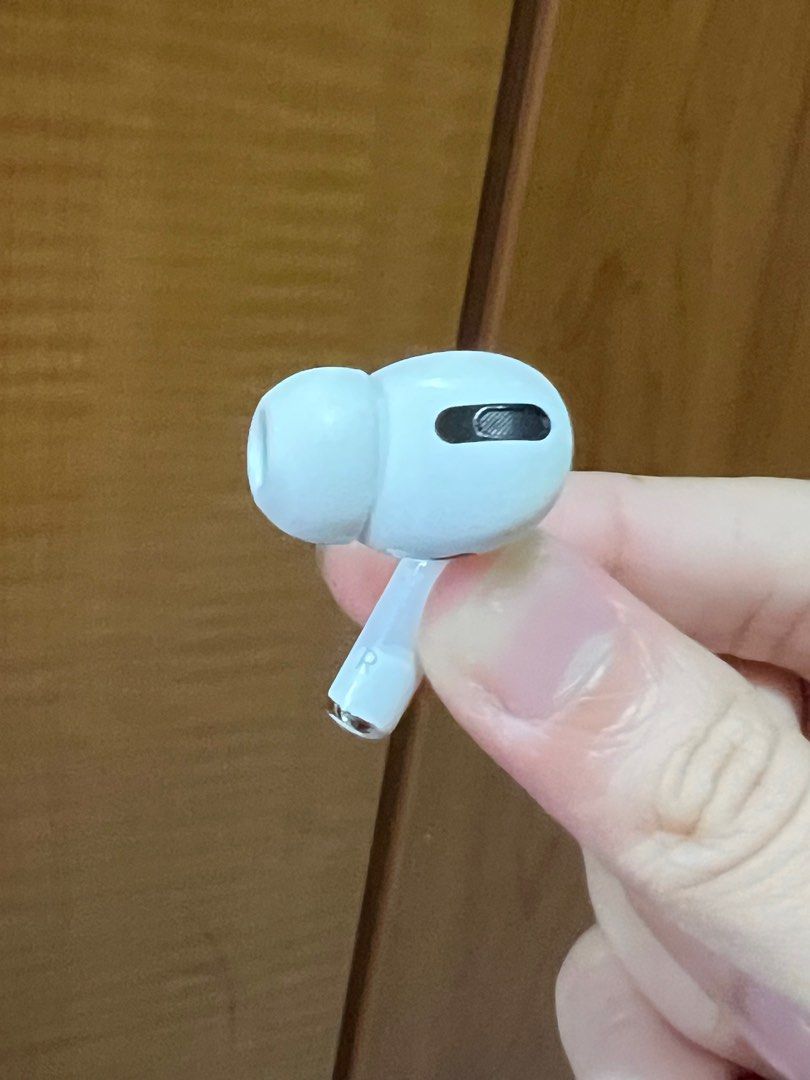 Apple Airpods Pro Right Side (Gen 1), Audio, Earphones on Carousell