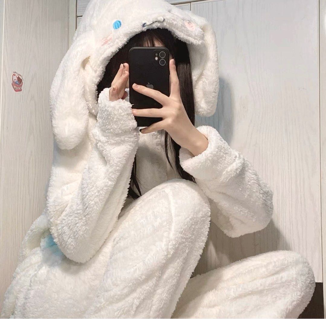Cinnamoroll Sanrio fluffy pyjamas set, Women's Fashion, Coats, Jackets ...