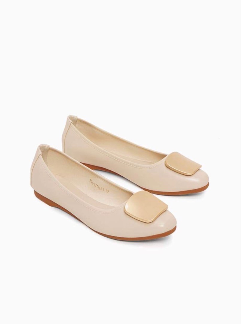 CLN Flats, Women's Fashion, Footwear, Flats & Sandals on Carousell