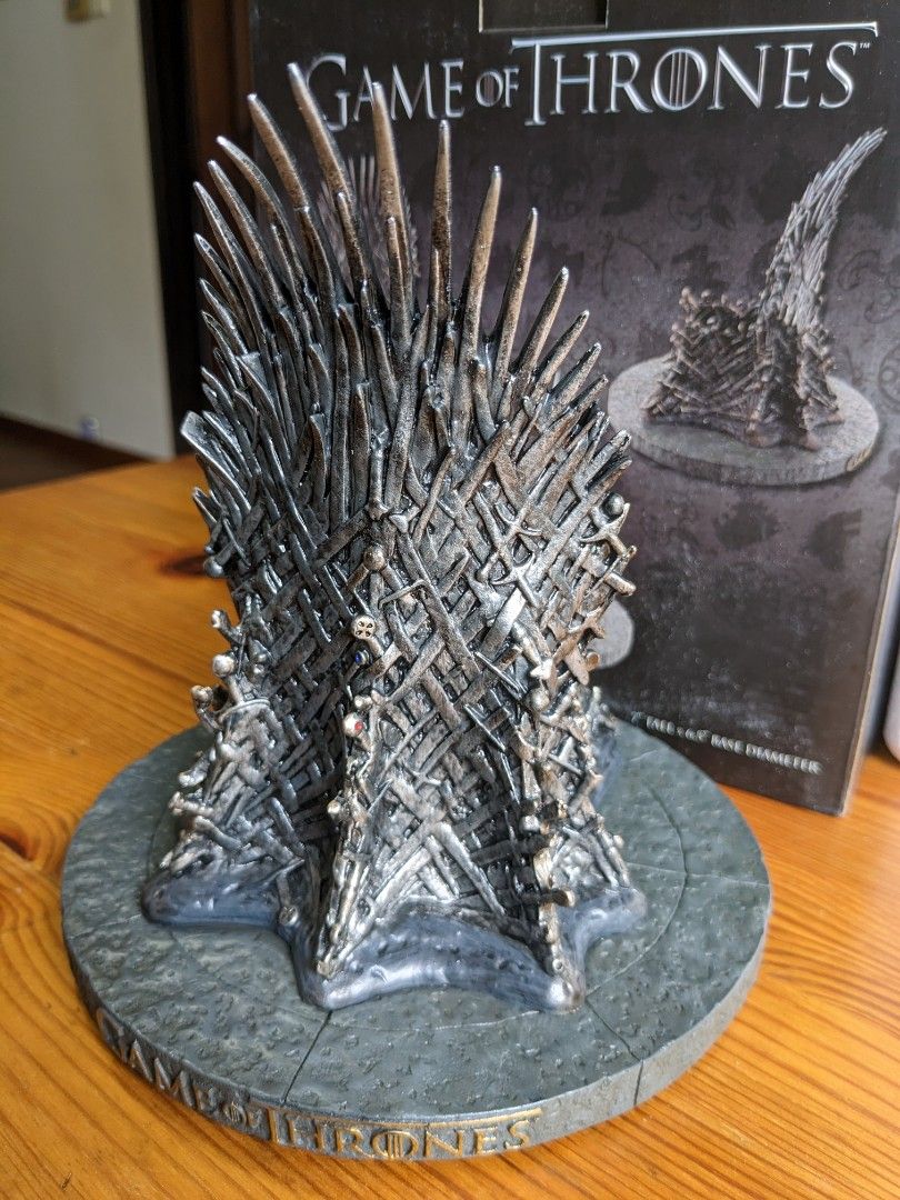 Game of Thrones Iron Throne, Hobbies & Toys, Memorabilia & Collectibles ...