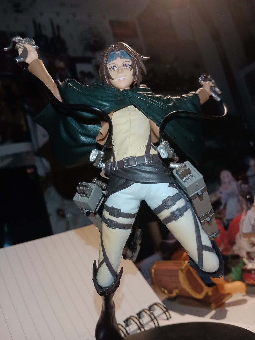 Hange Zoe attack on titan figure, Hobbies & Toys, Memorabilia ...