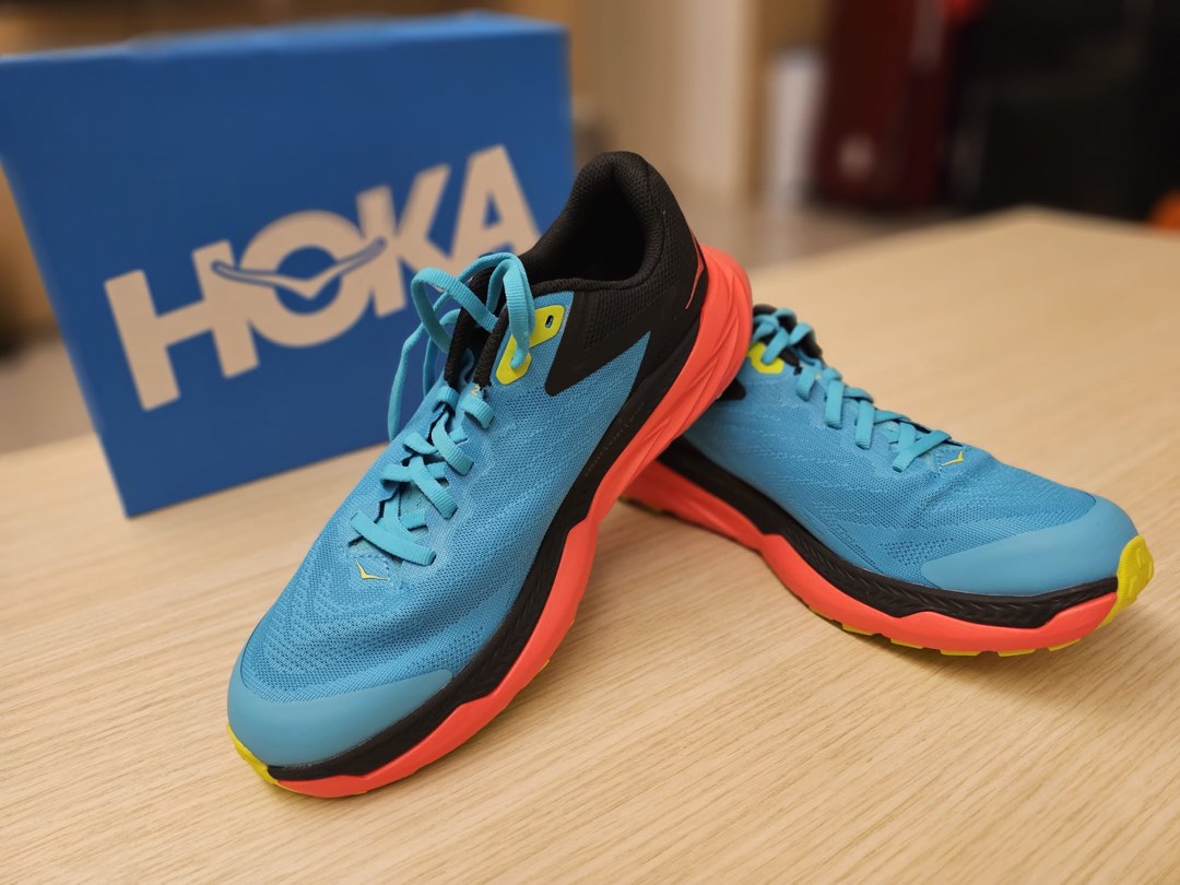 Hoka running shoes, 女裝, 鞋, 波鞋 - Carousell