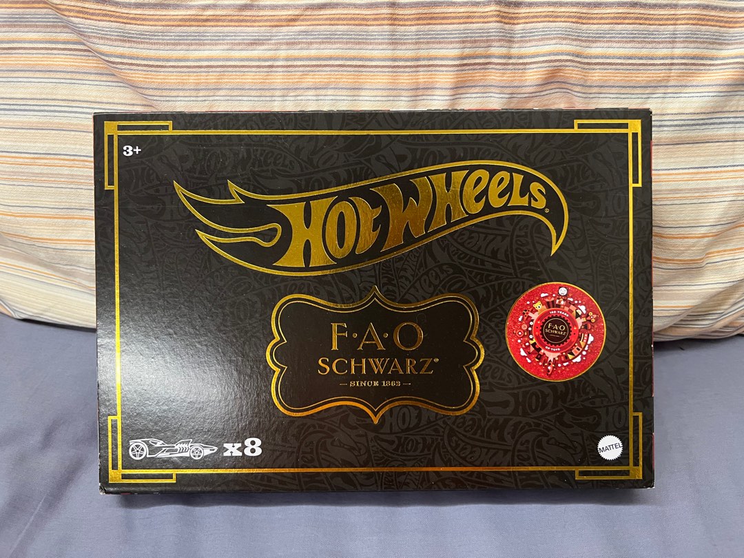 Hotwheels FAO Schwarz box set of 8 cars, Hobbies & Toys, Toys & Games ...