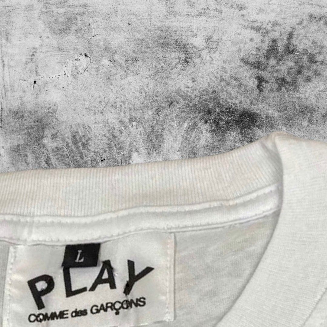 Kaos Play CDG Logo Putih, Fesyen Pria, Pakaian , Atasan di Carousell