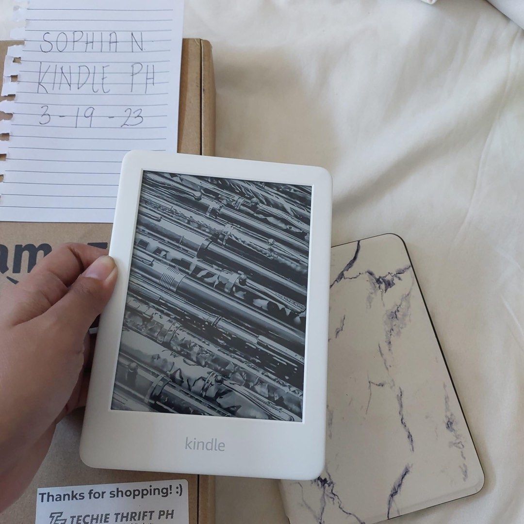 Kindle basic (10th Gen) white 8gb, Mobile Phones & Gadgets, E-Readers ...