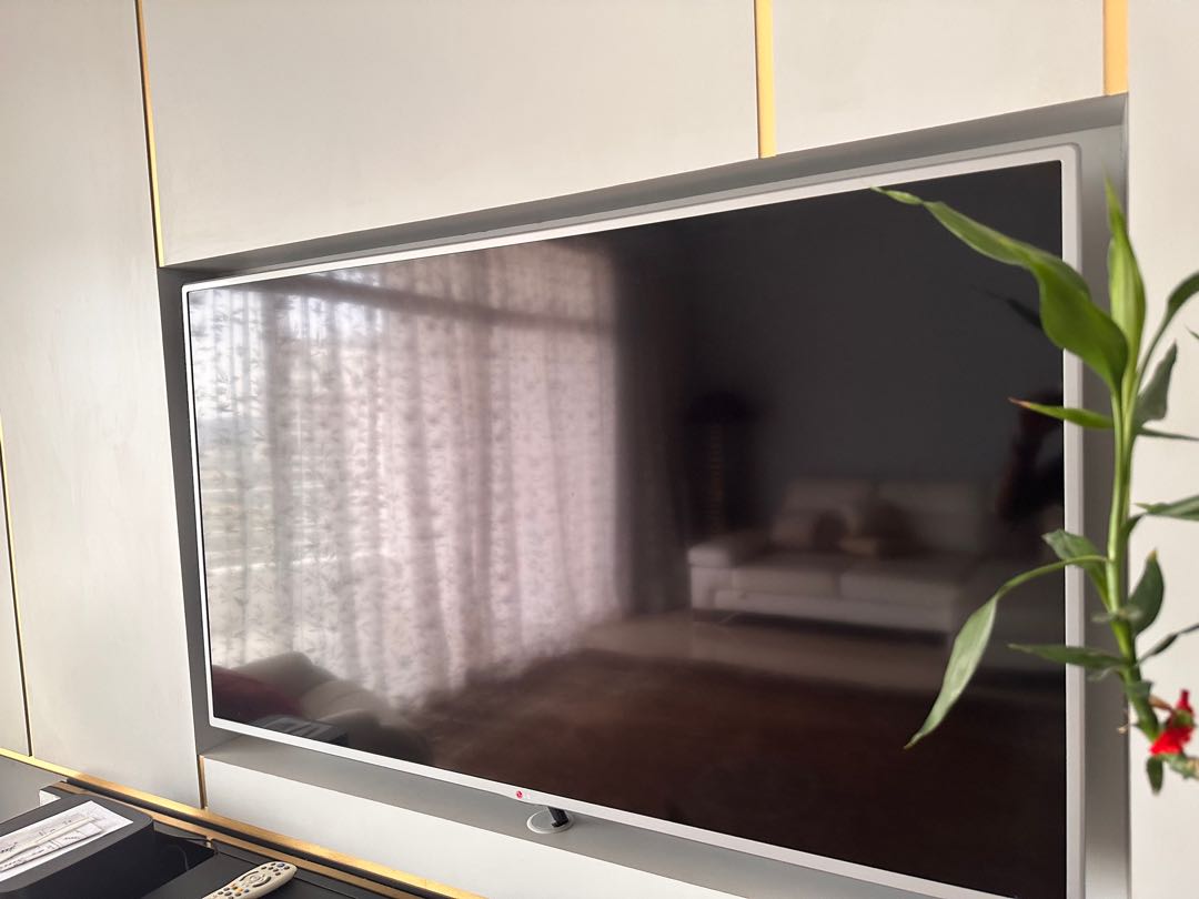 LG 60 inch flatscreen TV LG 60 inch LCD LED SMART 3HDMI , TV & Home ...