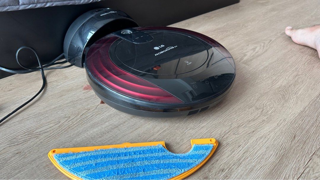 LG RoboKing Vacuum Cleaner, TV & Home Appliances, Vacuum Cleaner ...