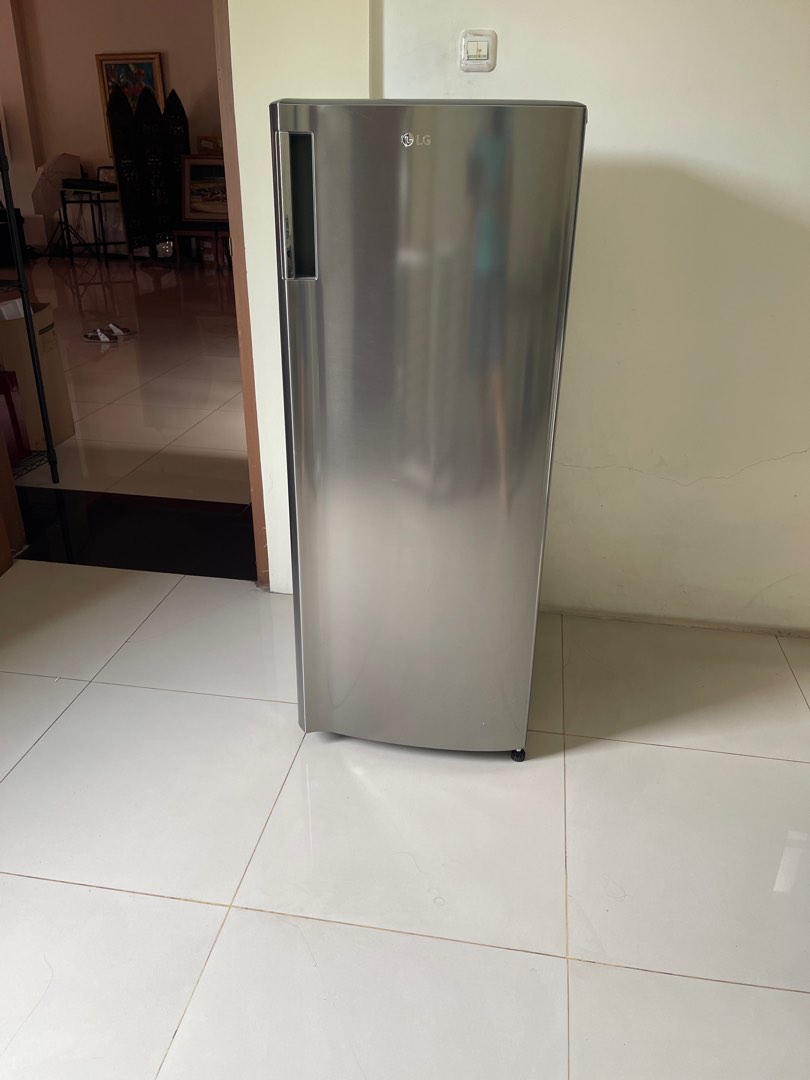 LG Standing Freezer 6 susun, Kitchen & Appliances di Carousell