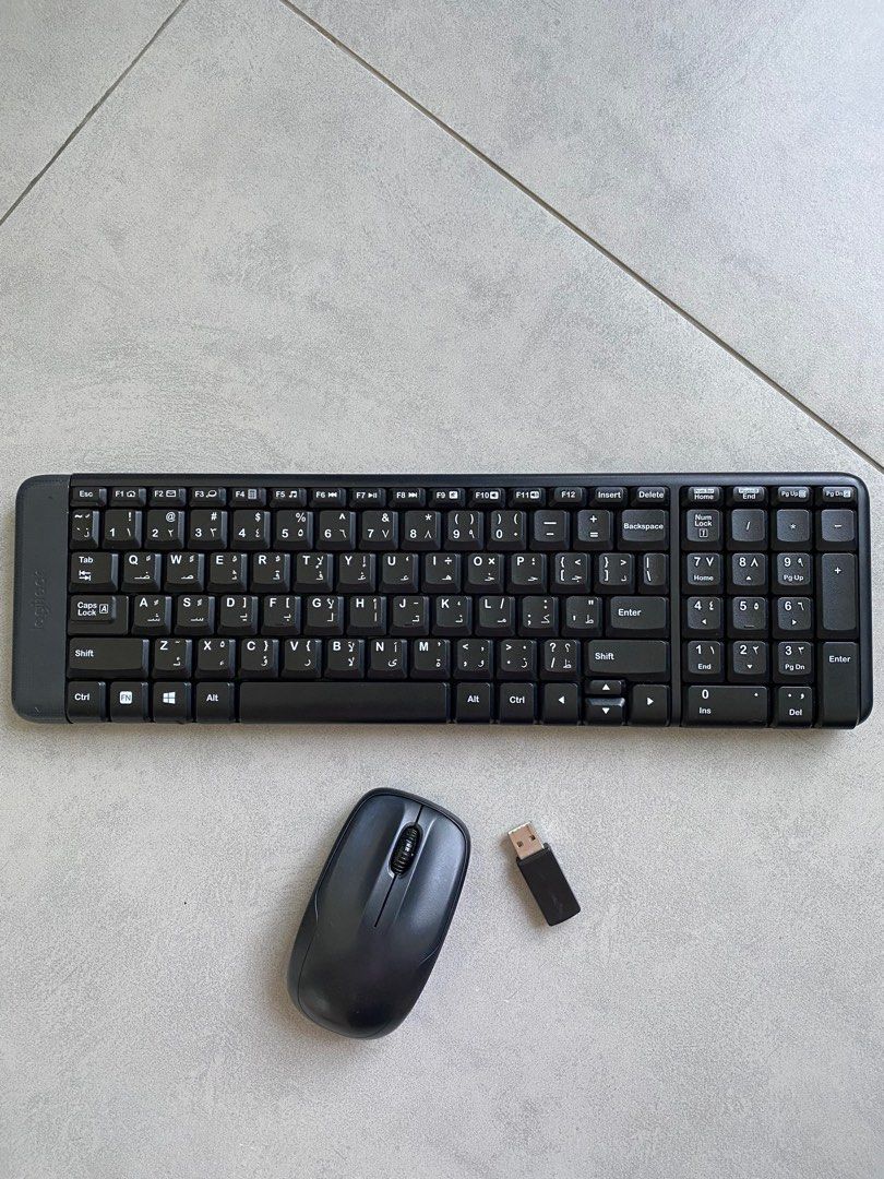 Logitech Mk 220 Keyboard And 2 4 Ghz Wireless Mouse Combo Computers