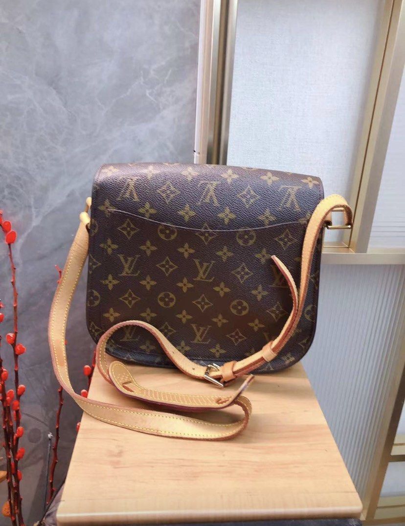 LV crossbody bag (24cm), Luxury, Bags & Wallets on Carousell