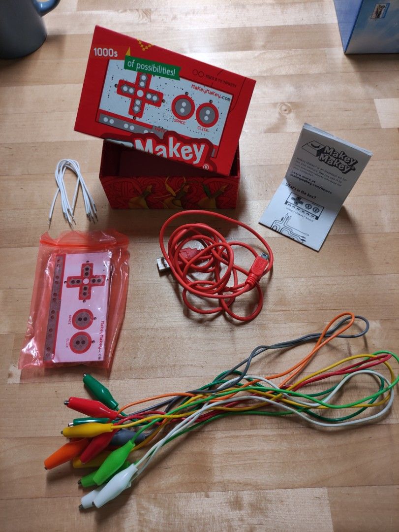 Makey makey invention kit, Hobbies & Toys, Toys & Games on Carousell