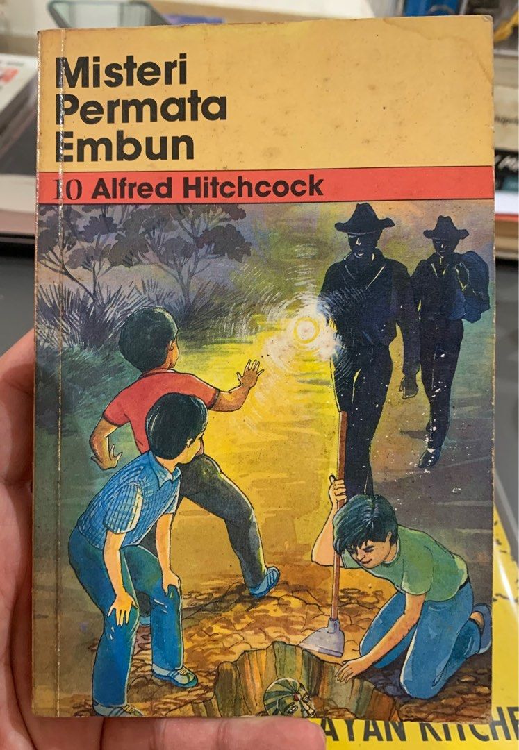 Misteri Permata Embun by Alfred Hitchcock RM15, post add RM10, Hobbies ...