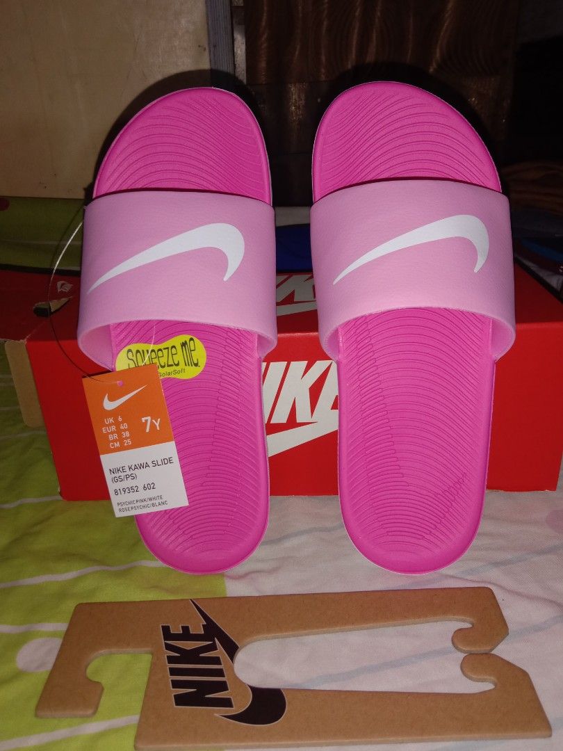 nike slide, Women's Fashion, Footwear, Flats & Sandals on Carousell