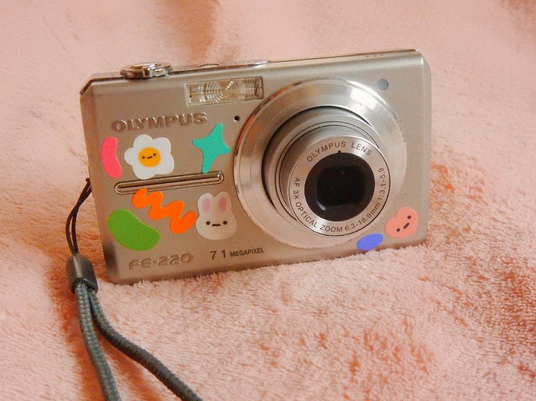 Olympus FE-220 (2008) digital compact camera on Carousell