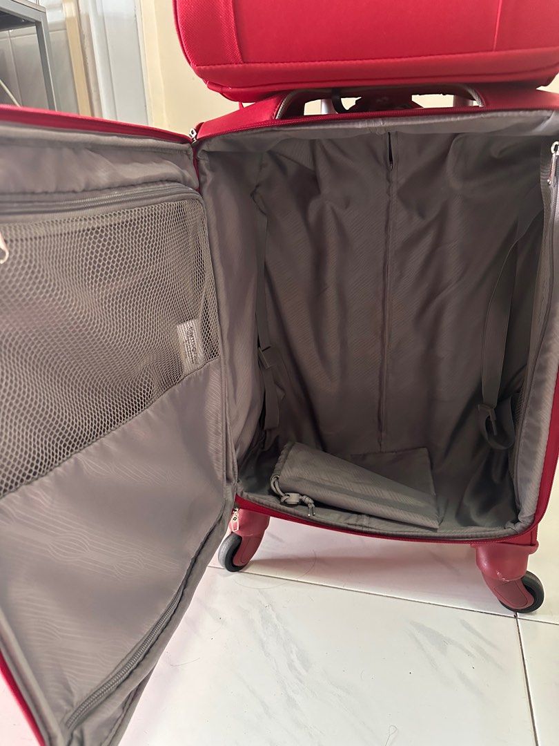 Samsonite cabing luggage and hand carry bag (Red), Hobbies & Toys ...