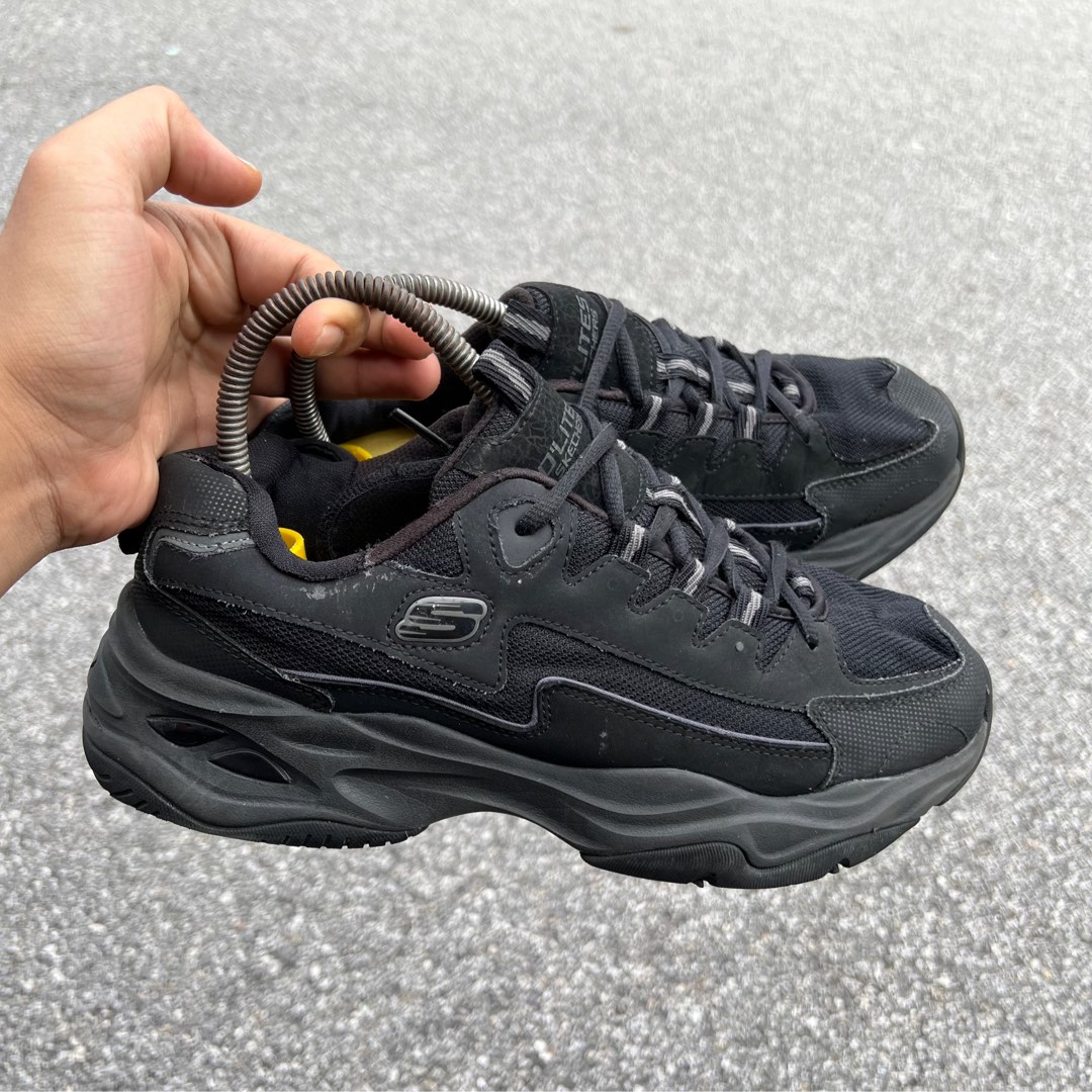 Skechers Dlite triple black, Men's Fashion, Footwear, Sneakers on Carousell