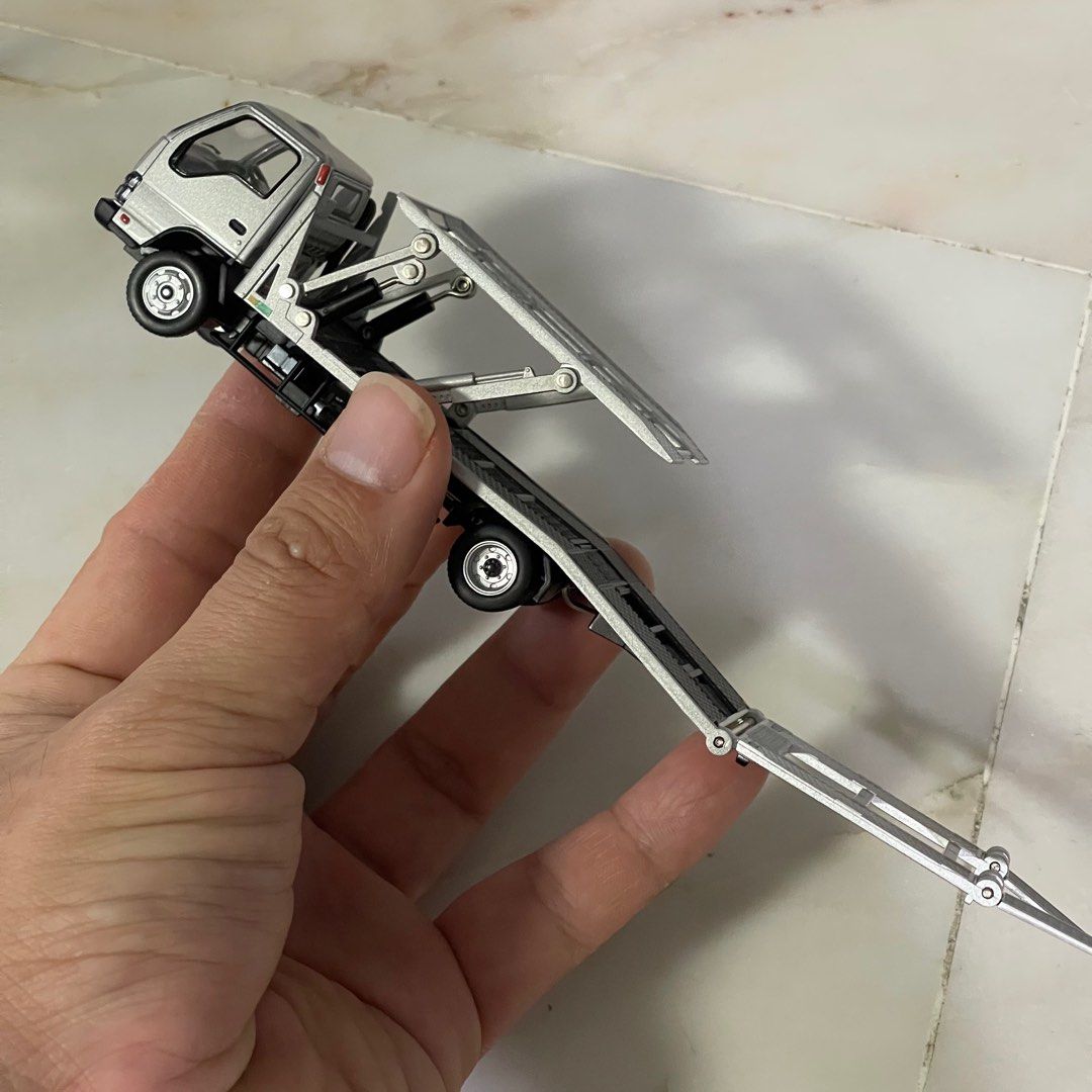 Tomica Limited Vintage Neo TLVN 1/64 Nissan Atlas Safety Loader Big ...