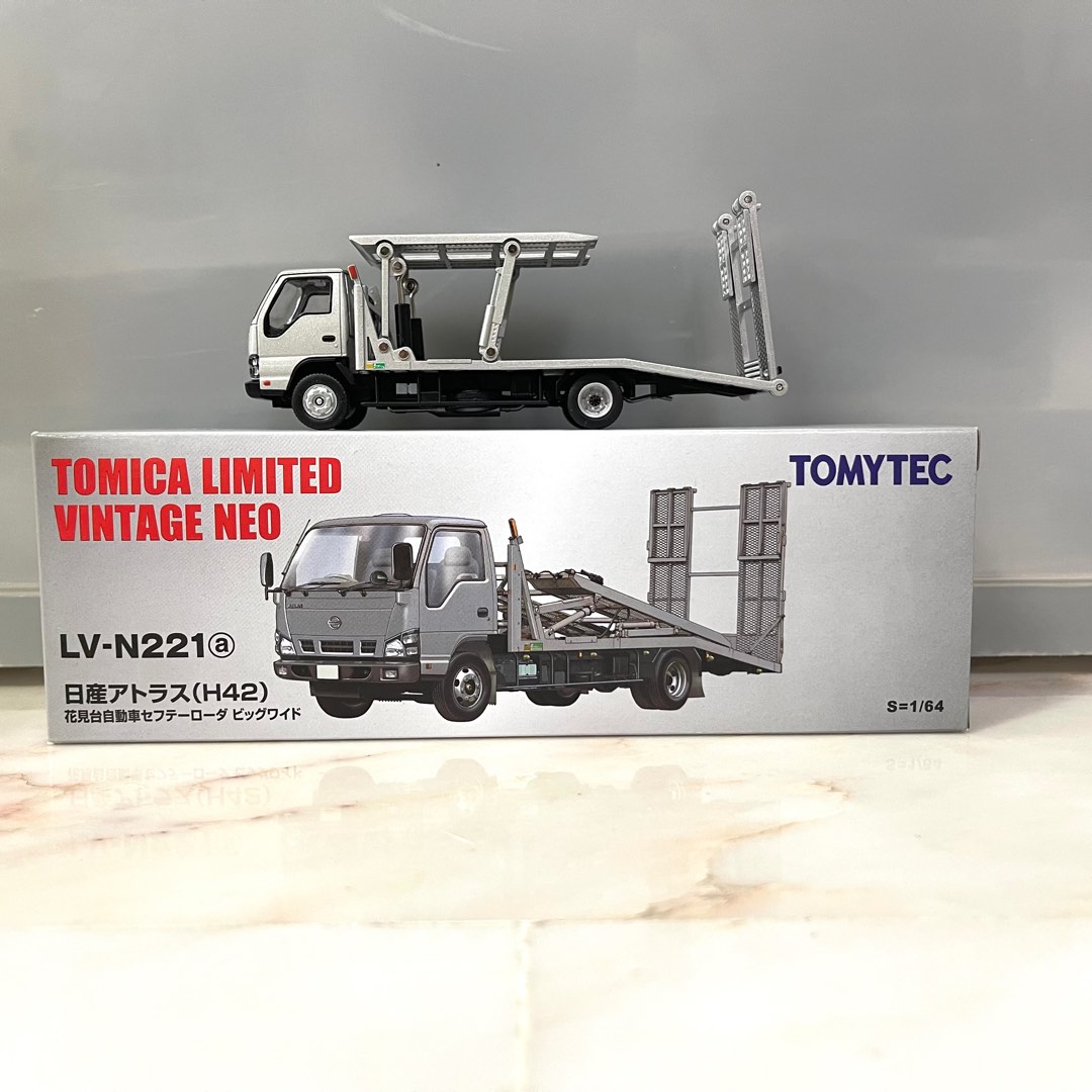 Tomica Limited Vintage Neo TLVN 1/64 Nissan Atlas Safety Loader Big ...