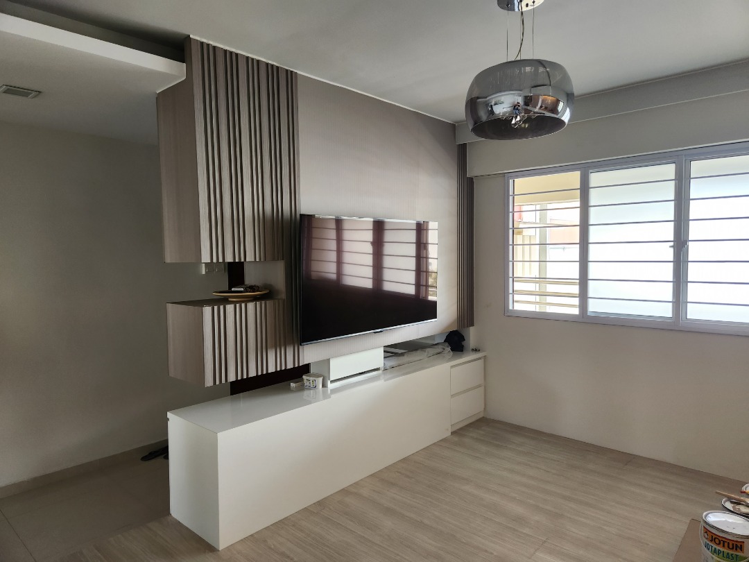 TV console full height partition, raised platform, semi walk-in ...