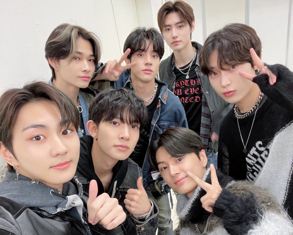 unsealed enhypen albums, Hobbies & Toys, Memorabilia & Collectibles, K ...