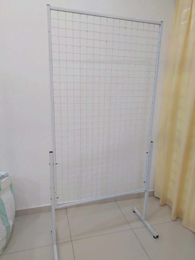 Used Netting frame with leg, Furniture & Home Living, Furniture ...
