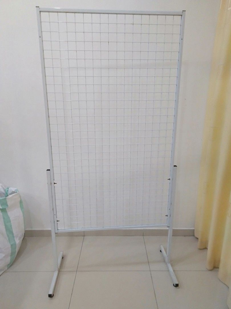Used Netting frame with leg, Furniture & Home Living, Furniture ...