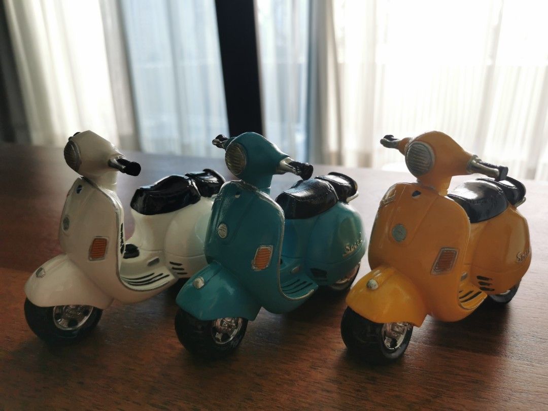 Vespa scooter replica miniature, Hobbies & Toys, Collectibles ...