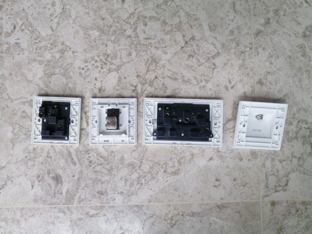 Wall Sockets, Furniture & Home Living, Home Improvement & Organisation ...