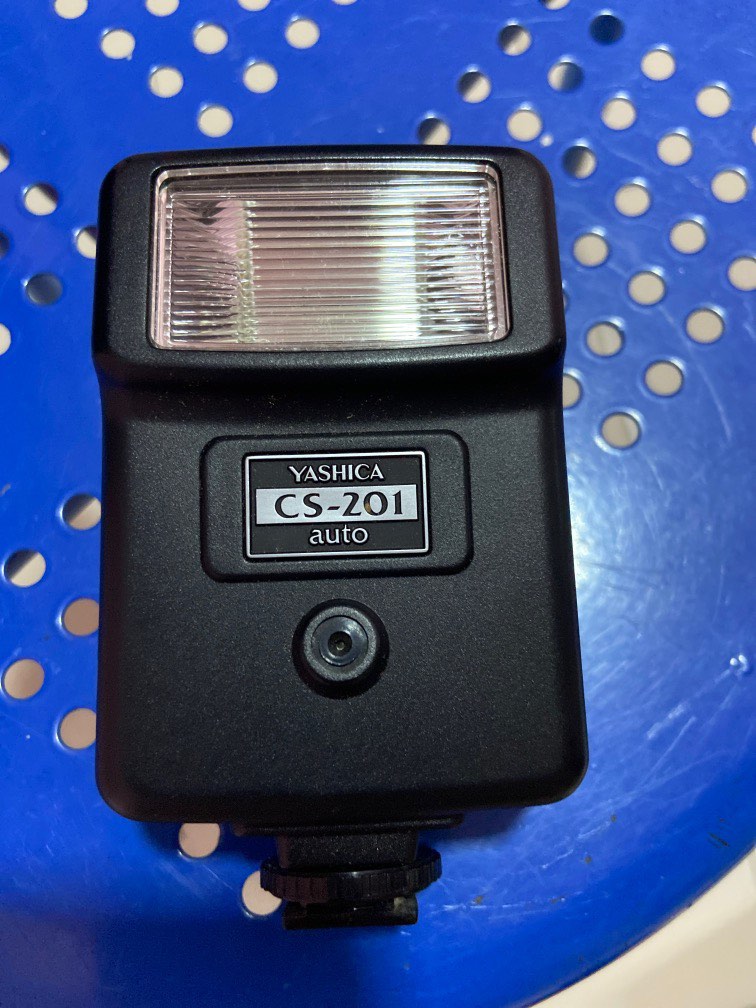 Yashica CS - 201 Auto Flash, Photography, Cameras on Carousell