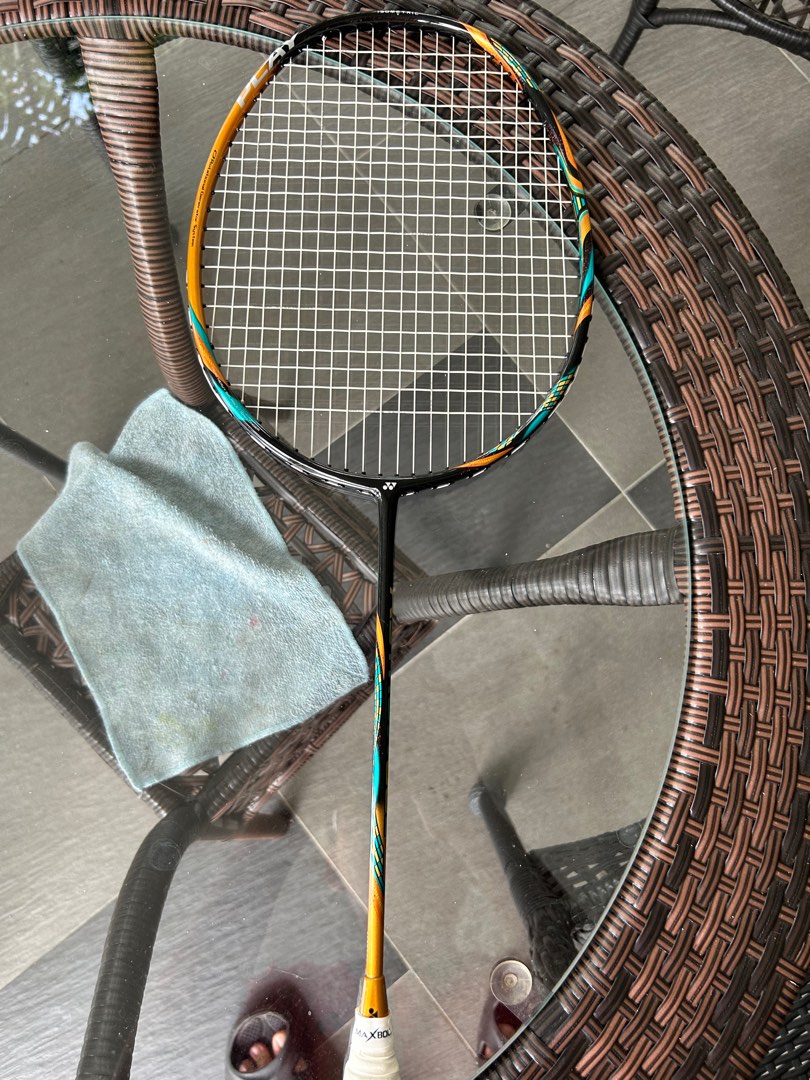 Yonex Astrox 88d play 100% original (Pay on delivery), Sports Equipment ...