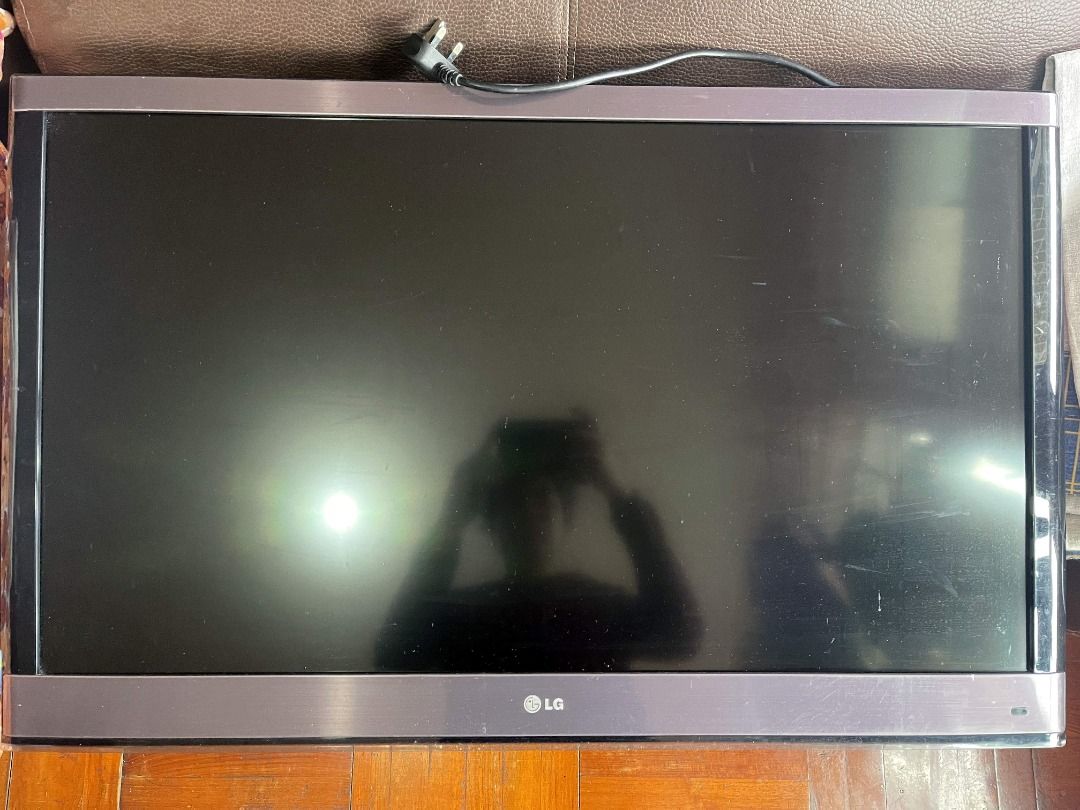 $250 樂金 LG 37吋 LG TV 37LV5700 全高清數碼電視機 無花 無崩 無光暗點 (無座地腳架), 家庭電器, 電視 & 其他娛樂, 電視 - Carousell
