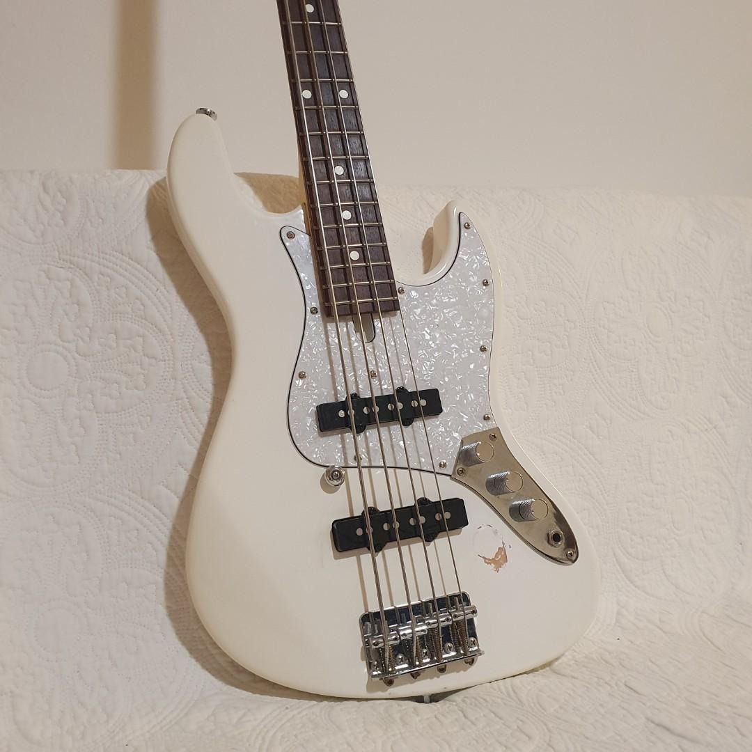 Bacchus WJB Mini (Short Scale Jazz Bass), Hobbies & Toys, Music & Media ...