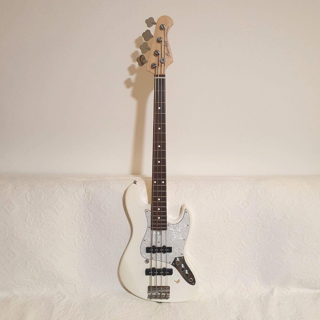Bacchus WJB Mini (Short Scale Jazz Bass), Hobbies & Toys, Music & Media ...