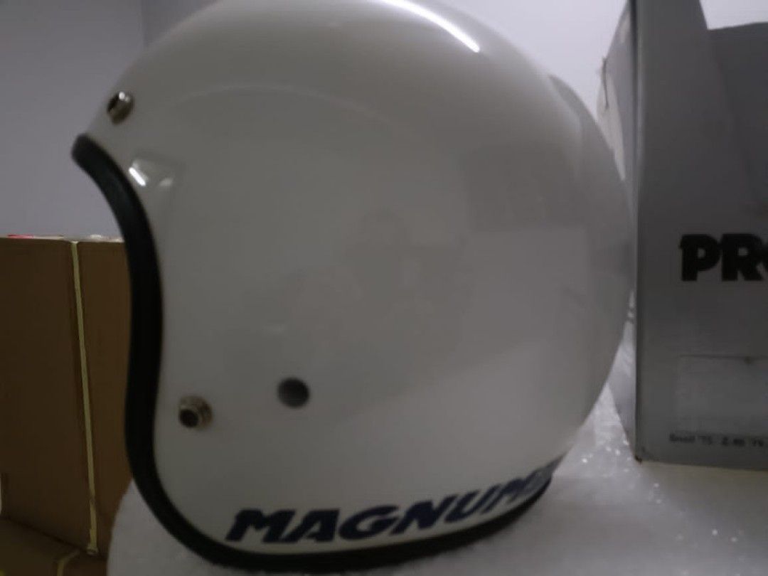 BELL MAGNUM SUPER (NOS), Motorcycles, Motorcycle Apparel on Carousell