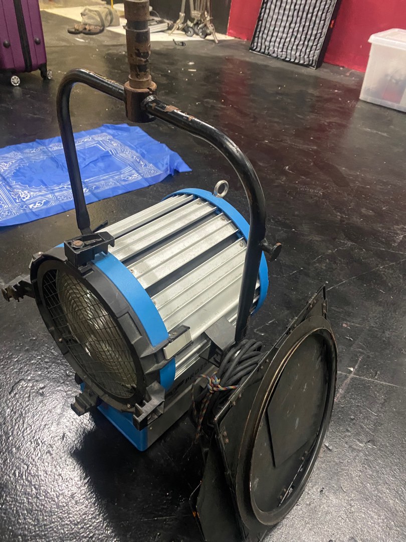 Bronic 400w Fresnel LED, Photography, Photography Accessories, Lighting ...