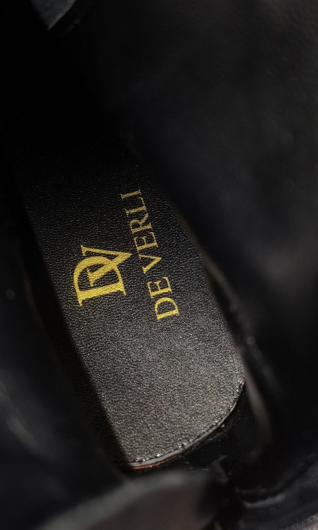 De Verli Chunky sole boots, Luxury, Sneakers & Footwear on Carousell