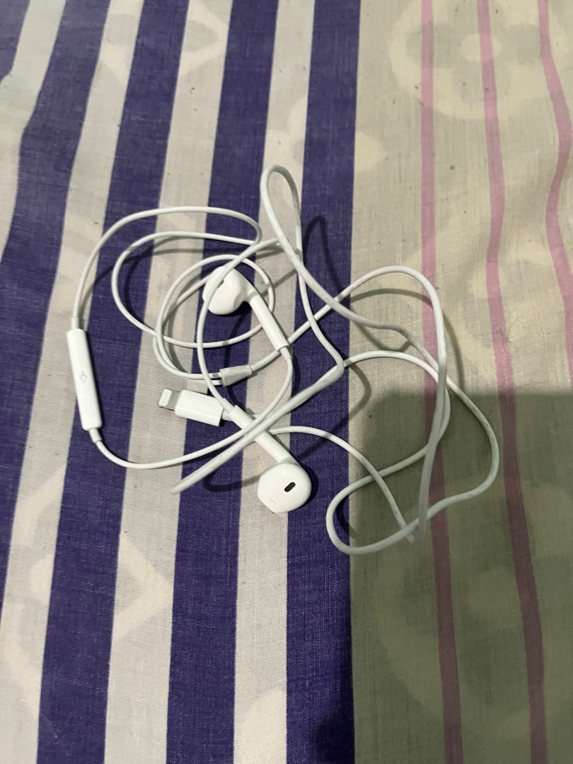 Earpods, Audio, Earphones on Carousell