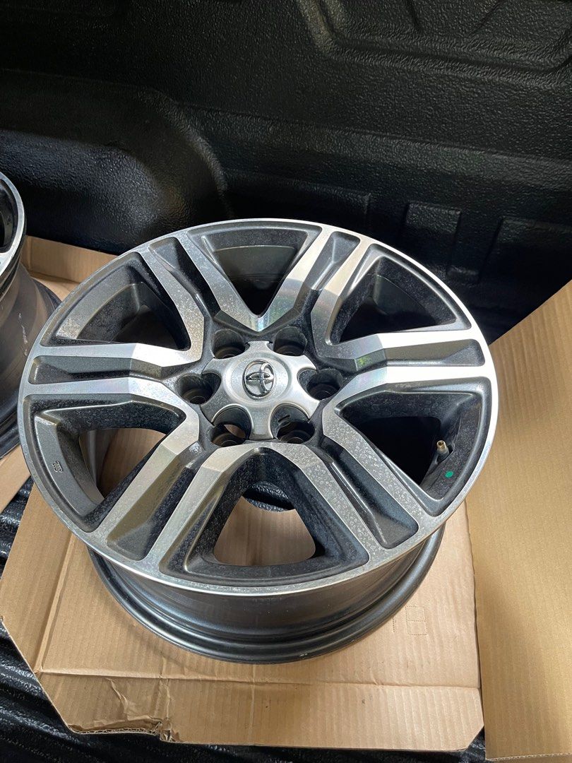 Fortuner mags on Carousell