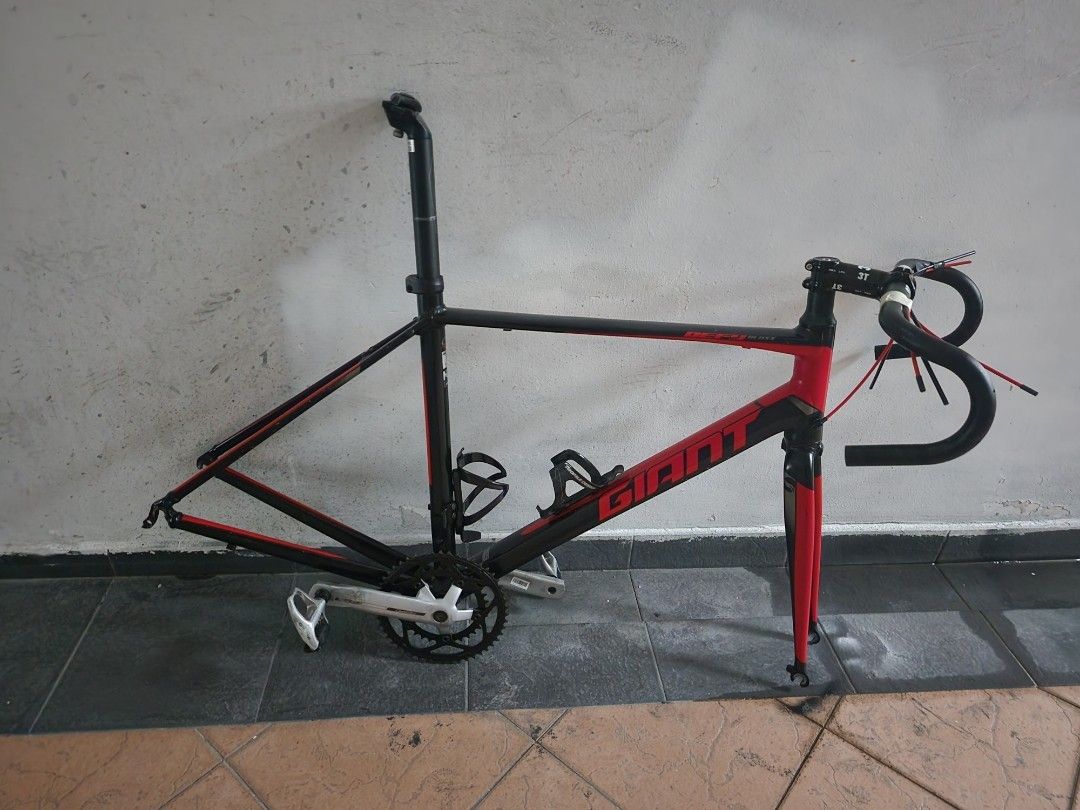 Giant defy Frameset, Sports Equipment, Bicycles & Parts, Bicycles on ...