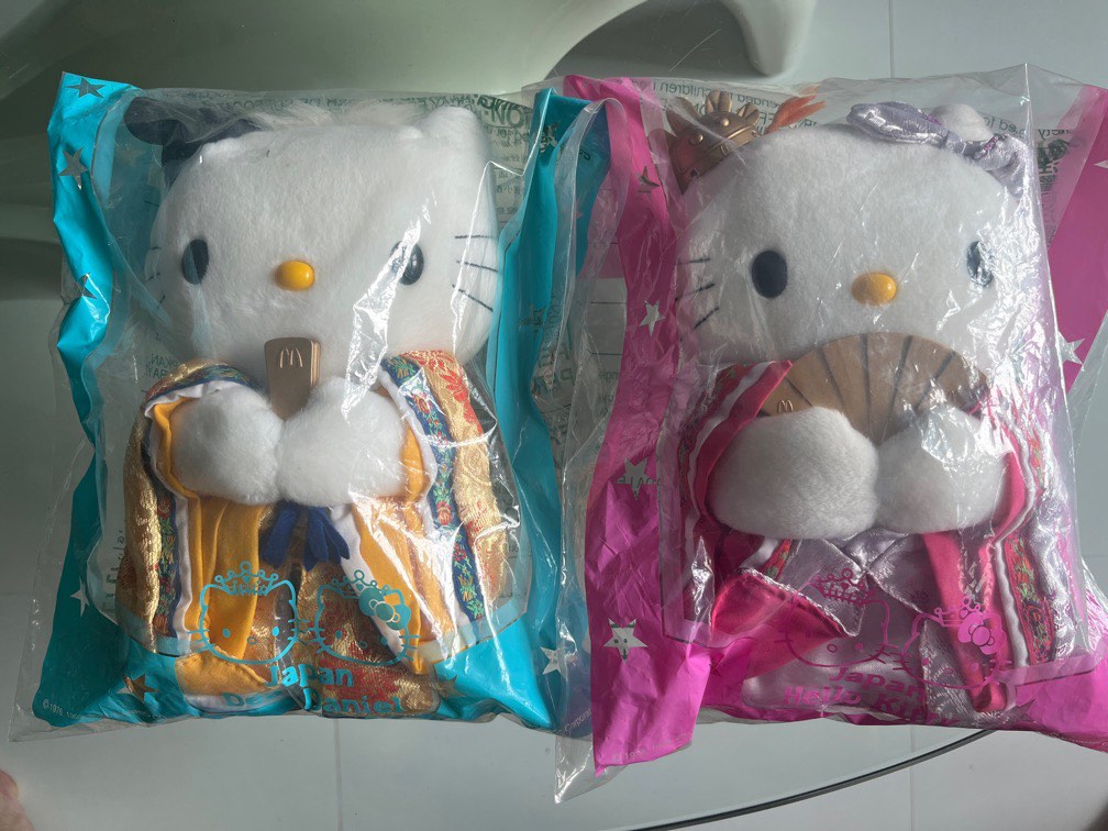 Hello kitty wedding couples (countries), Hobbies & Toys, Toys & Games ...