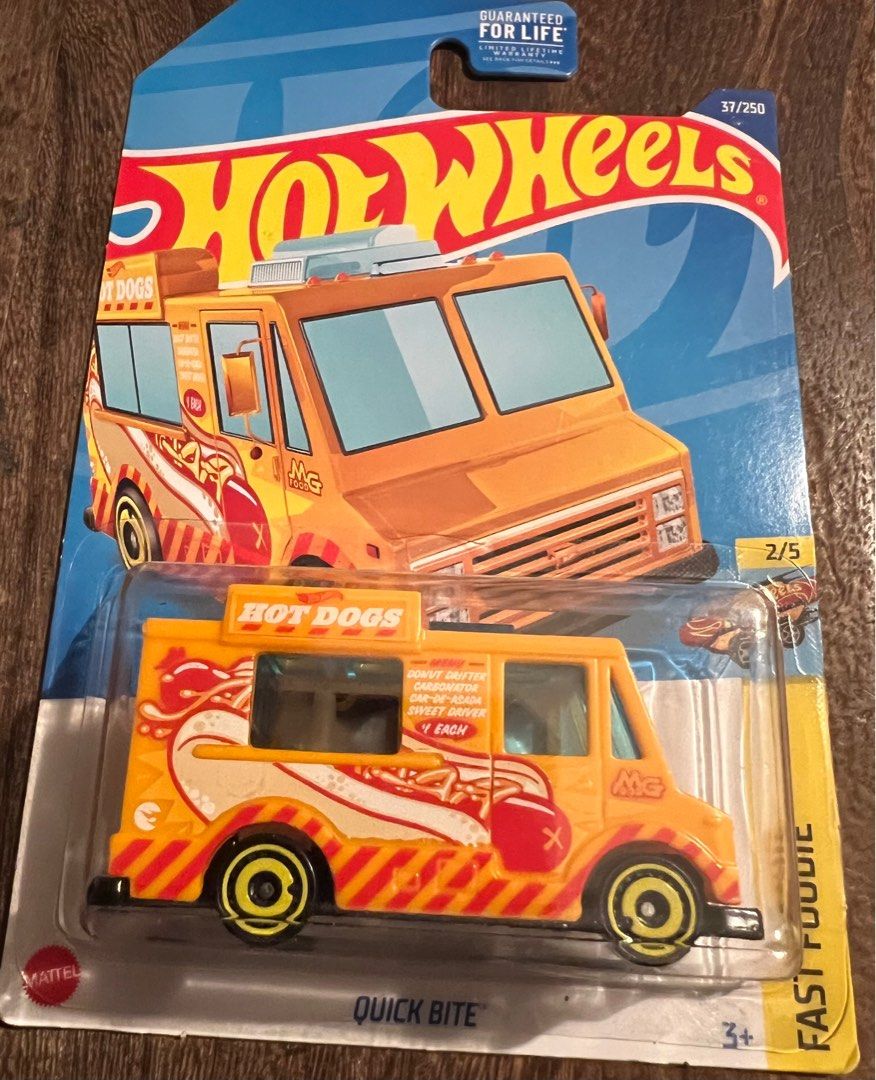 Hot Wheels Quick Bite Treasure Hunt, 興趣及遊戲, 玩具 & 遊戲類 - Carousell