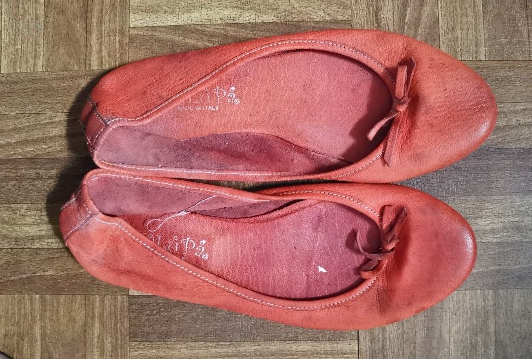 Italian red flats on Carousell
