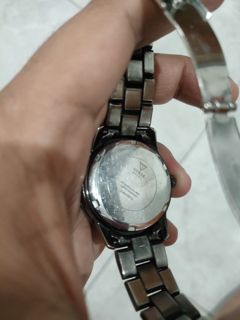 Jam Tangan Merek Guess, Fesyen Wanita, Jam Tangan di Carousell