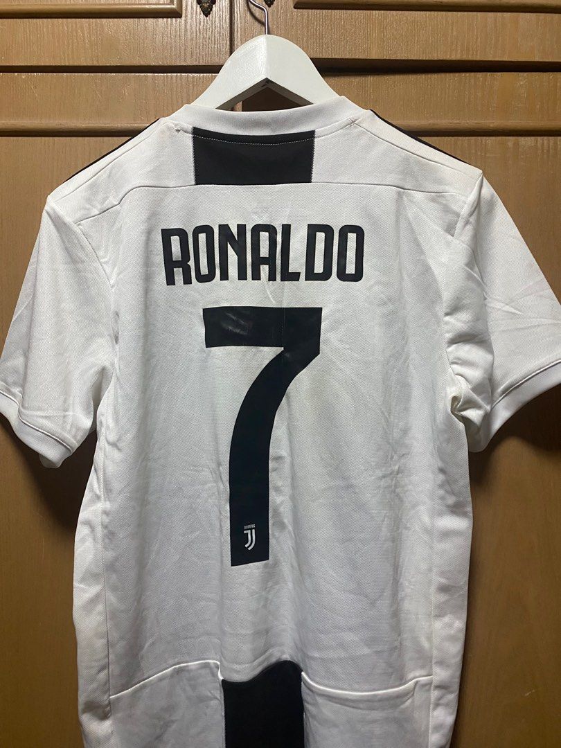 Juventus 2018 Home Kit (Ronaldo), Men's Fashion, Activewear on Carousell