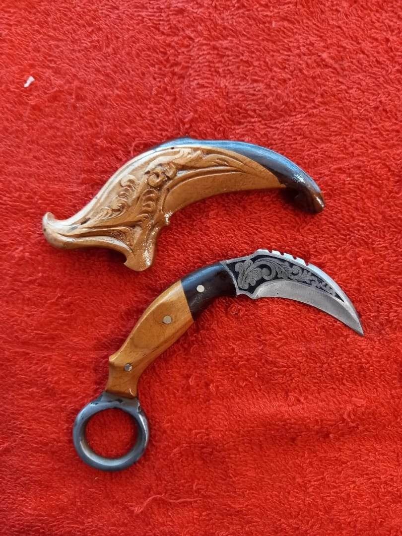 Karambit Kayu Ukiran Carved Blade, Hobbies & Toys, Collectibles & Memorabilia, Vintage ...