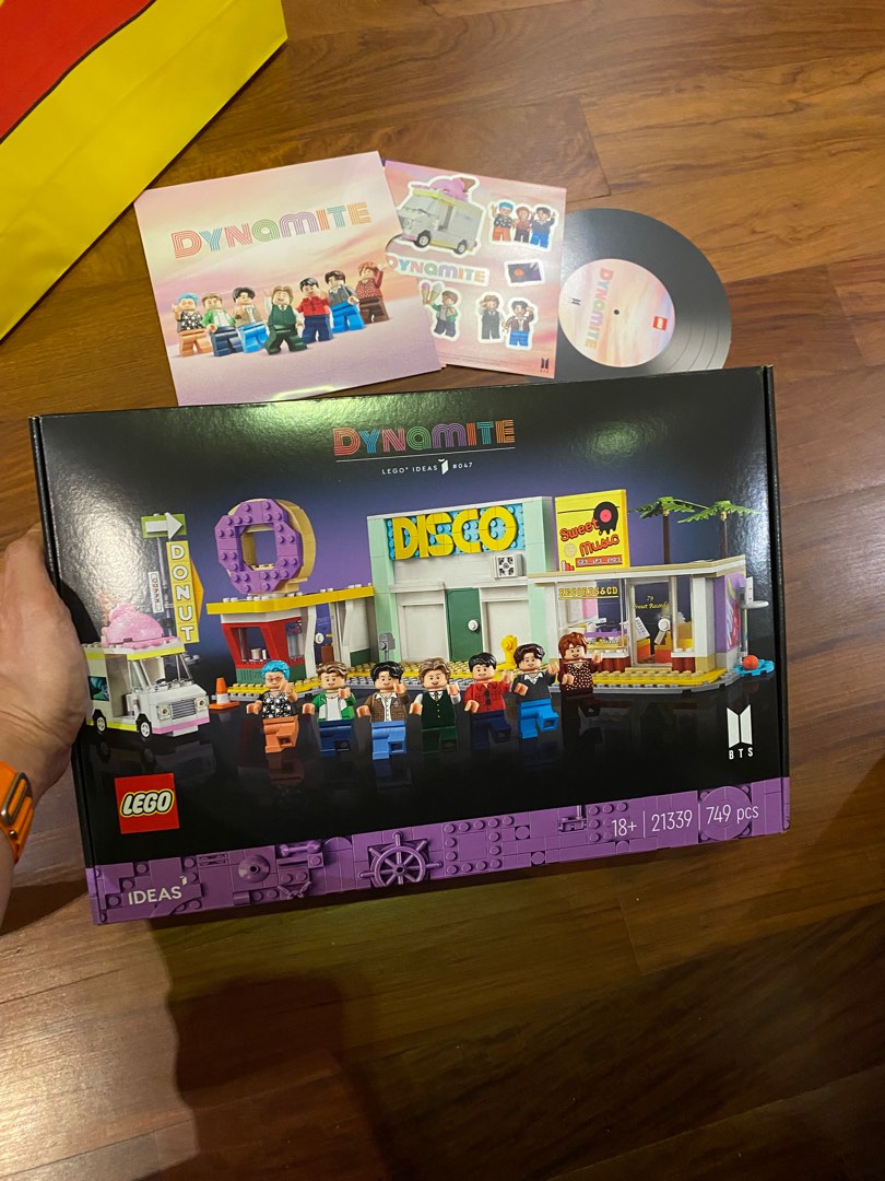 Lego BTS 21339 dynamite complete set with vinyl stickers, Hobbies ...